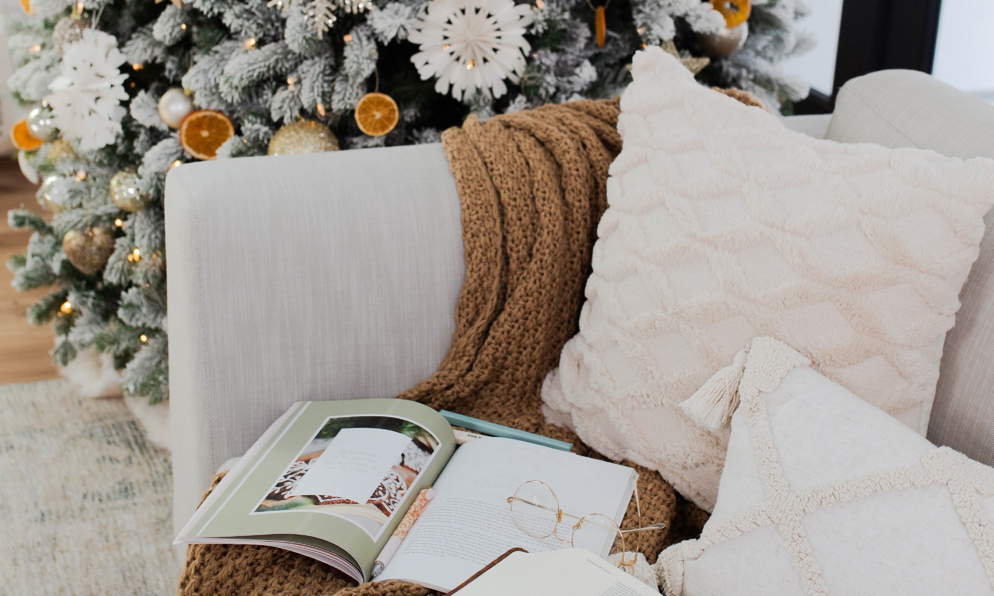 Five Minute Advent Meditations: Crimson Sin Made White as Snow | Ep. 2 ...